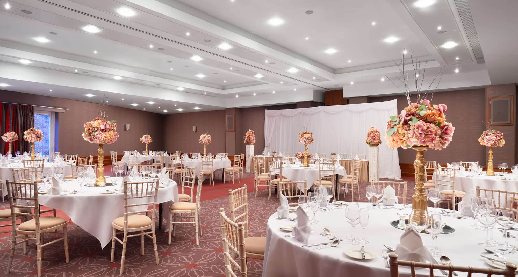 Celebrate beautiful weddings in Durham | Radisson Hotels