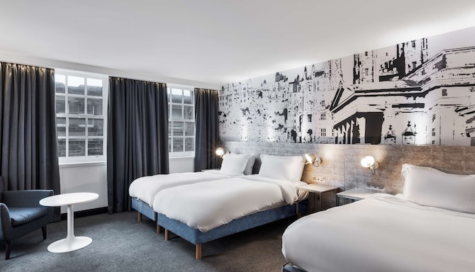 Hotel Rooms & Suites | Radisson Blu Hotel, Edinburgh City Centre