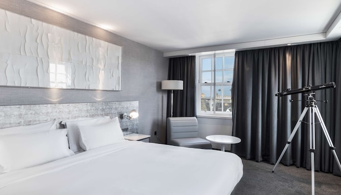 Hotel Rooms & Suites | Radisson Blu Hotel, Edinburgh City Centre