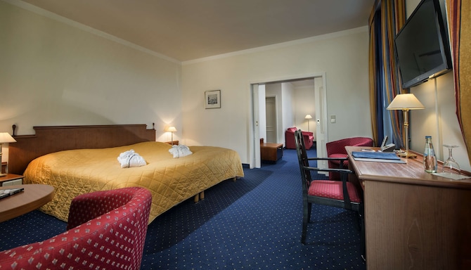 Merseburg accommodation - Hotel Rooms at Radisson Blu Hotel, Halle ...