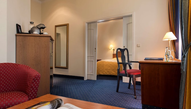 Merseburg accommodation - Hotel Rooms at Radisson Blu Hotel, Halle ...