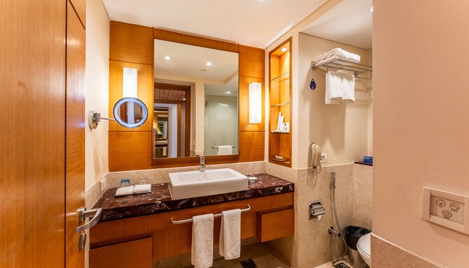 Book Hotel Rooms in Indore| Radisson Blu