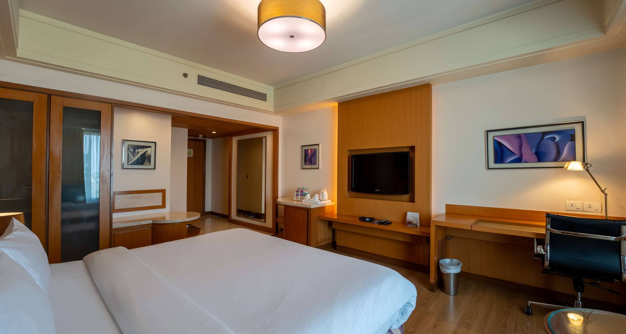Book Hotel Rooms in Indore| Radisson Blu