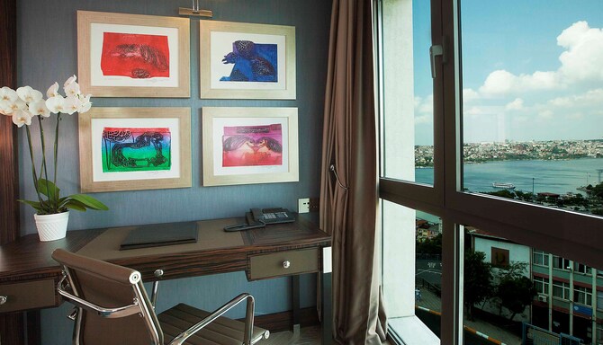 Hotel Rooms & Suites - Radisson Blu Pera in Istanbul, Taksim