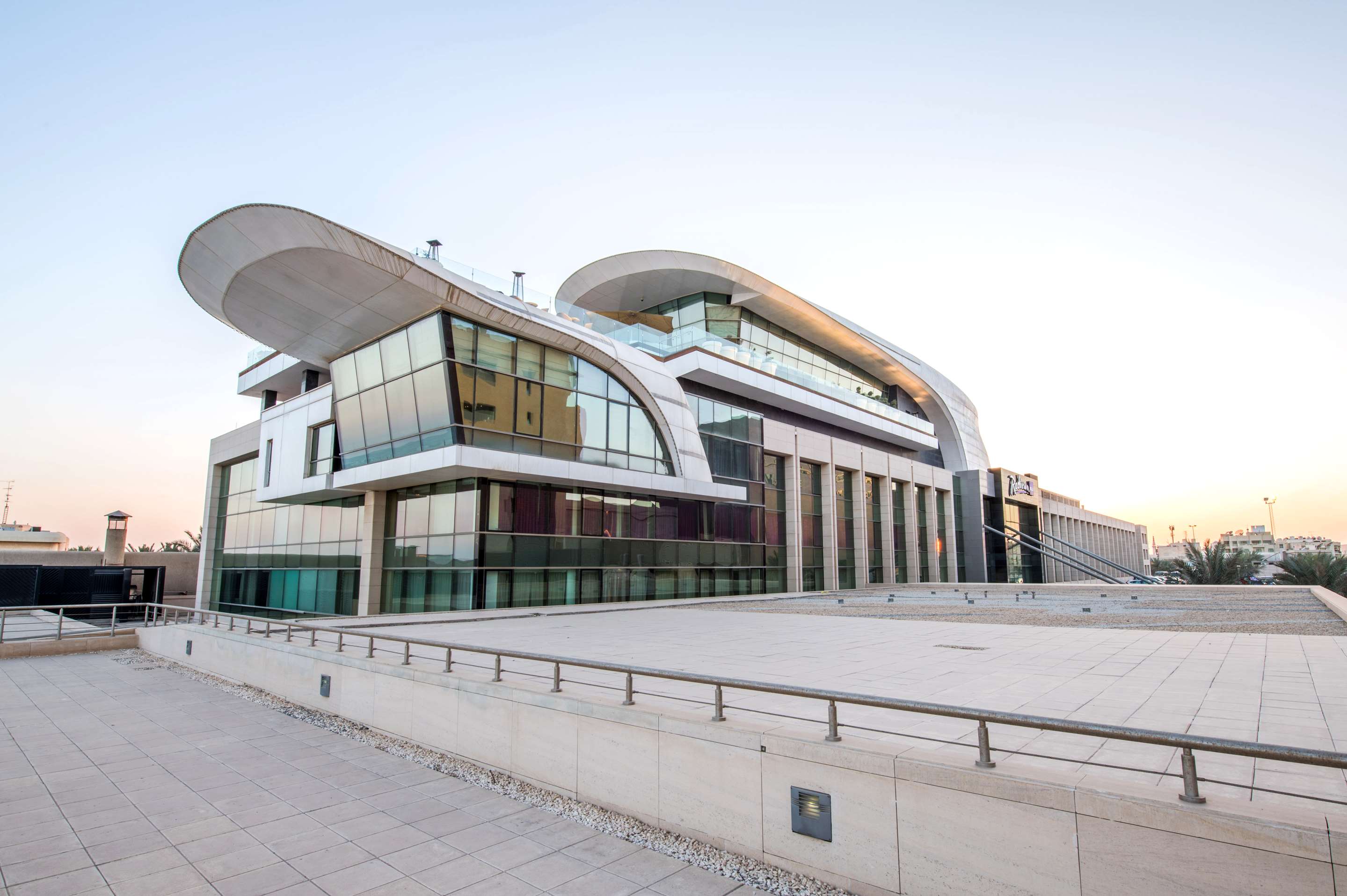 Hotel in Kuwait | Seafront Hotel | Radisson Blu Hotel, Kuwait