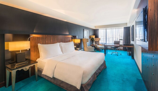 Hotel Rooms & Suites - Radisson Blu, Kuwait City