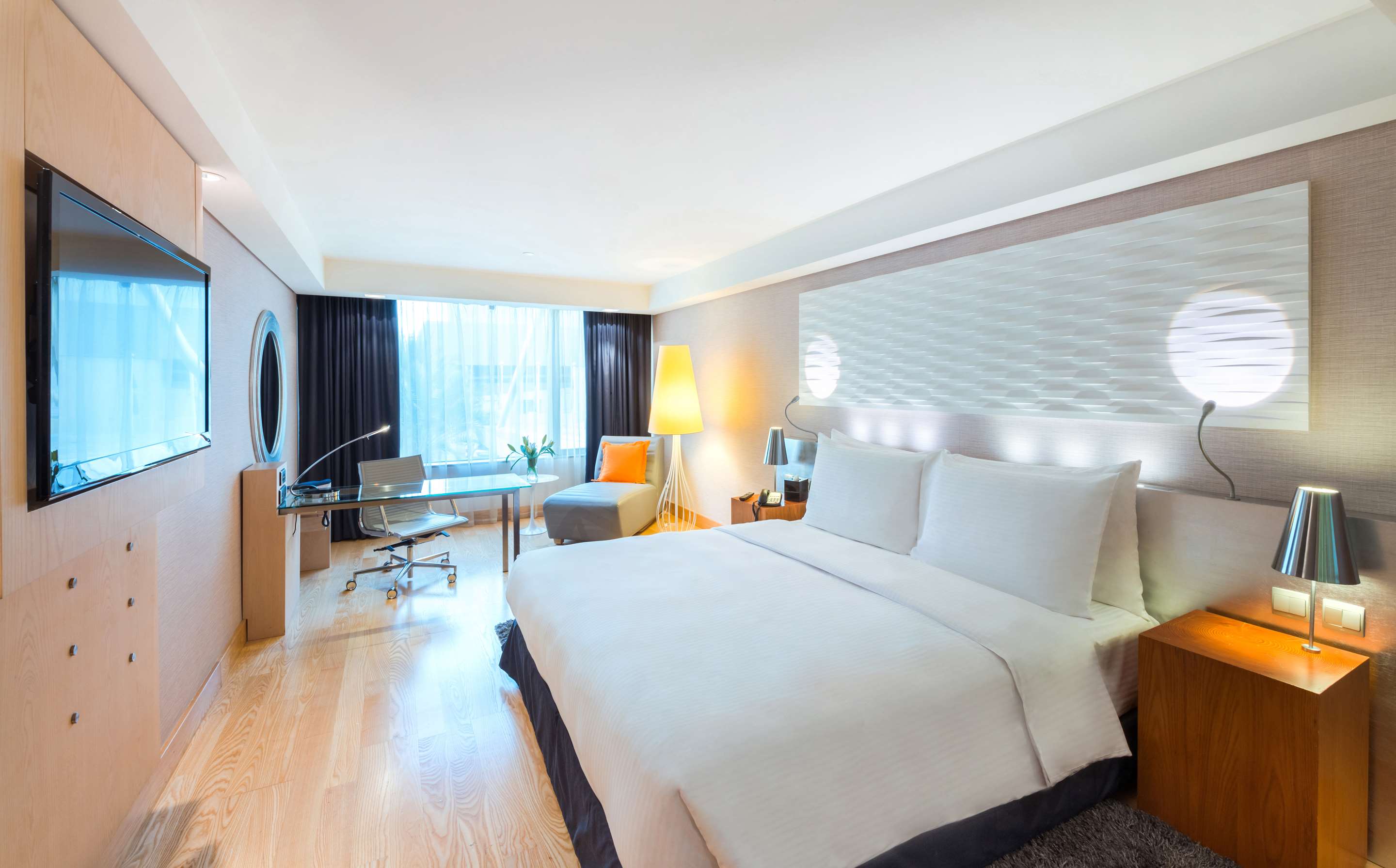 Hotel Rooms & Suites - Radisson Blu, Kuwait City