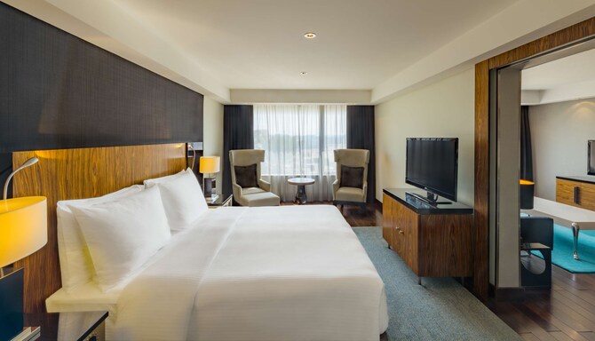 Hotel Rooms & Suites - Radisson Blu, Kuwait City