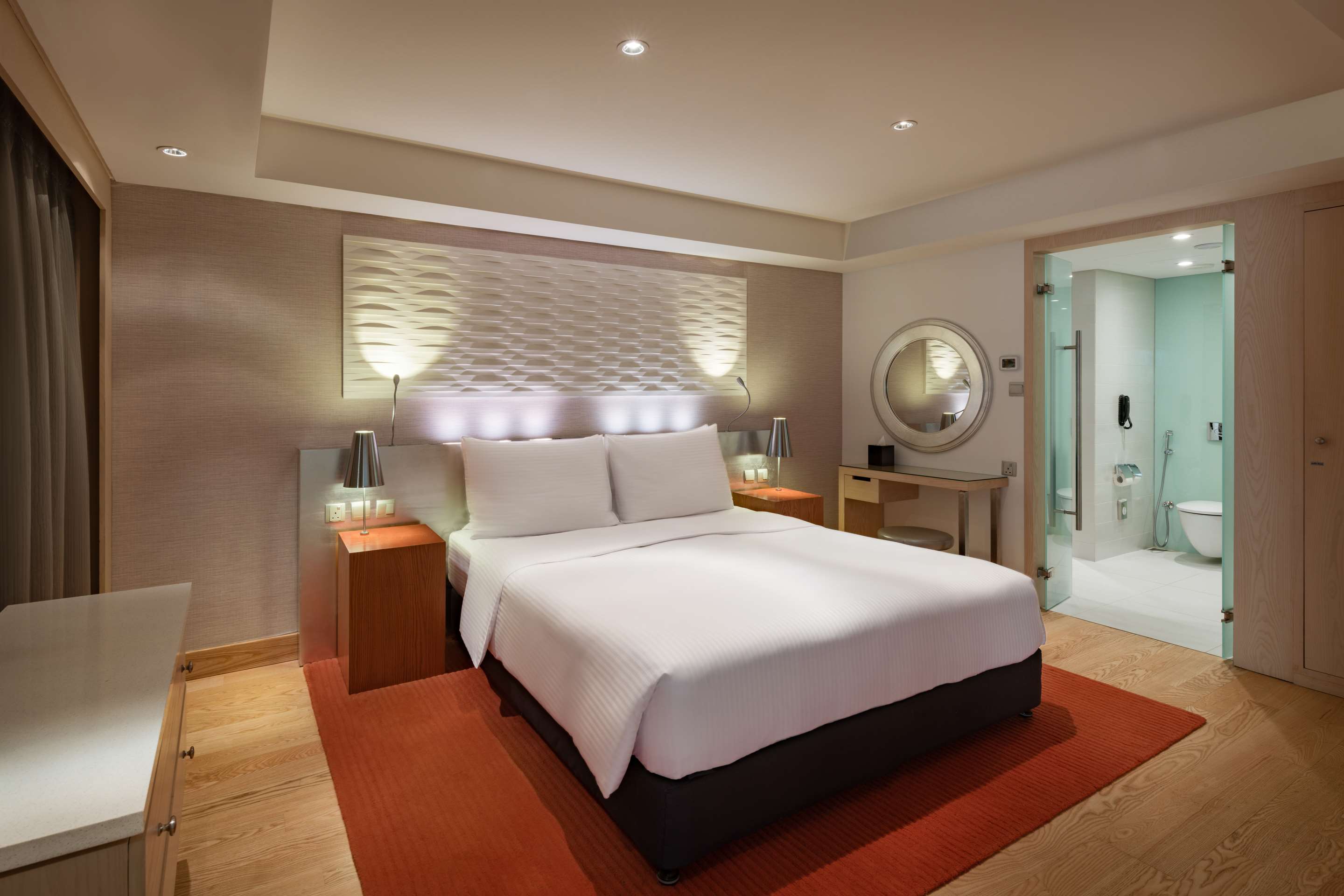 Hotel Rooms & Suites - Radisson Blu, Kuwait City