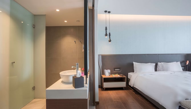 Hotel Rooms and Suites at Radisson Blu Hotel, Larnaca