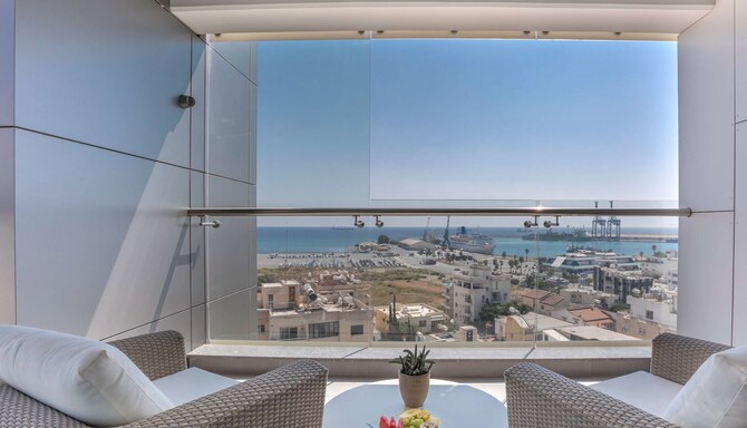 Hotel in Larnaca Cyprus | Radisson Blu Hotel Larnaca