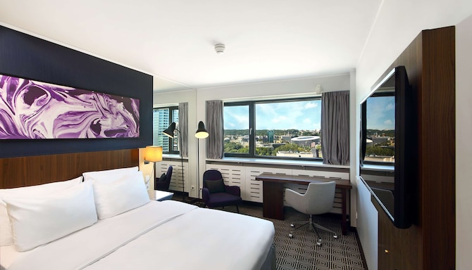 Hotels in Vilnius, Snipiskes | Radisson Blu Hotel Lietuva