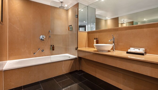 Luxury rooms and suites at Radisson Blu Hotel, London Bloomsbury