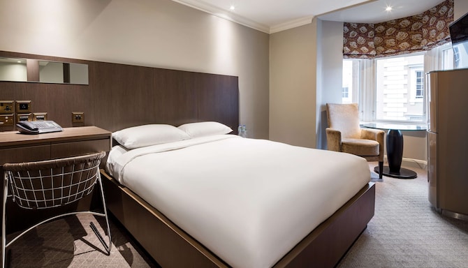 Luxury rooms and suites at Radisson Blu Hotel, London Bloomsbury