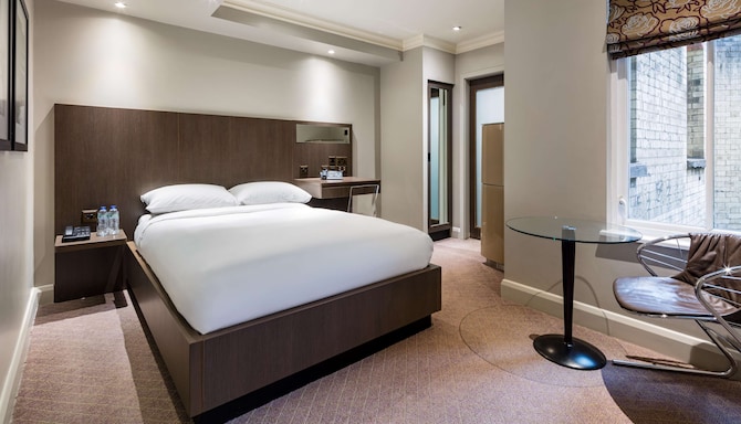 Luxury rooms and suites at Radisson Blu Hotel, London Bloomsbury