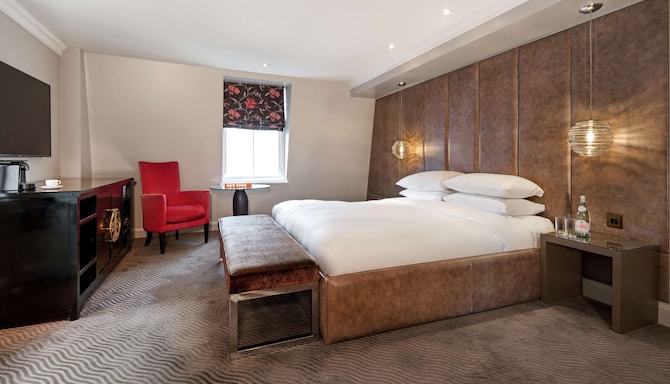 Luxury rooms and suites at Radisson Blu Hotel, London Bloomsbury