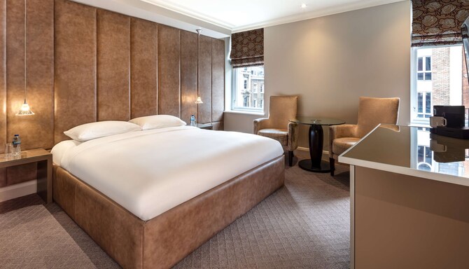 Luxury rooms and suites at Radisson Blu Hotel, London Bloomsbury