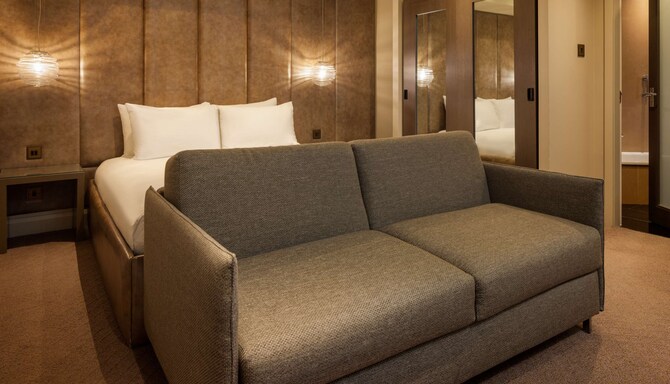 Luxury rooms and suites at Radisson Blu Hotel, London Bloomsbury