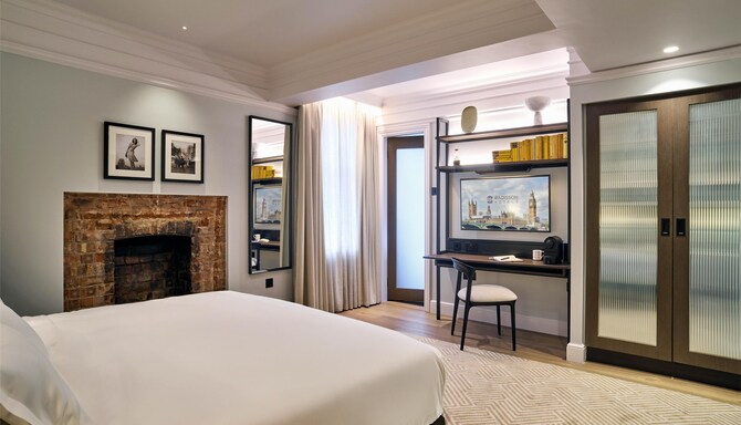 Luxury rooms and suites at Radisson Blu Hotel, London Bloomsbury