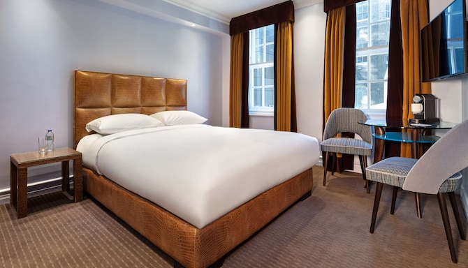 Book 4* Radisson Blu Bond Street Hotel, London on Oxford Street