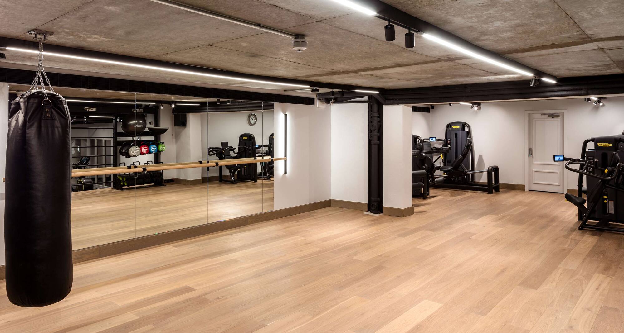 Directions to and from Radisson Blu Hotel, London Heathrow