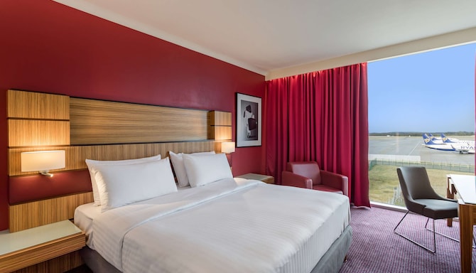 Radisson Blu London Stansted Airport Hotel l Best Online Rate