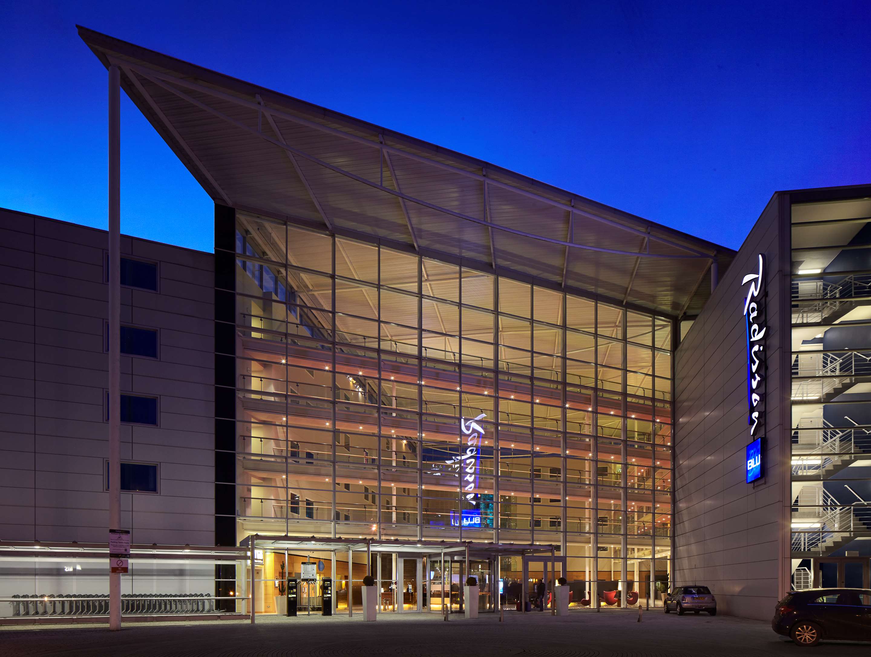 Hotels near London Stansted Airport l Radisson Blu London