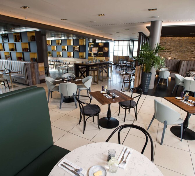 Nyt en god frokost ved Stansted lufthavn – reserver i dag | Radisson Blu