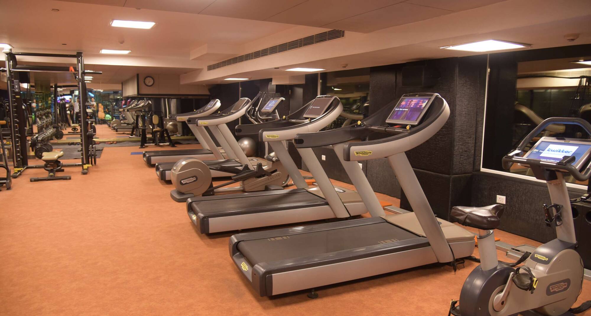 Discover our fitness center | Radisson Blu Hotel, Ludhiana