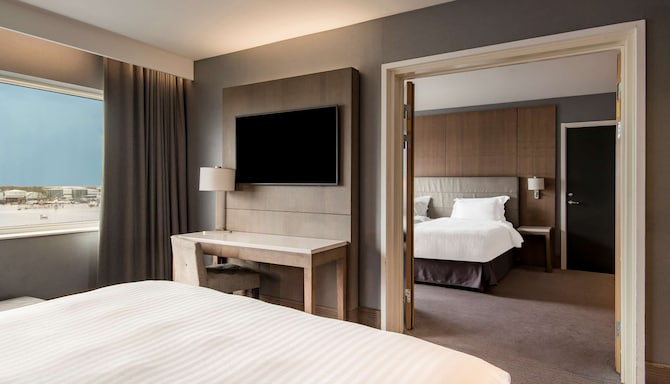 Hotel Rooms & Suites - Radisson Blu Manchester Airport