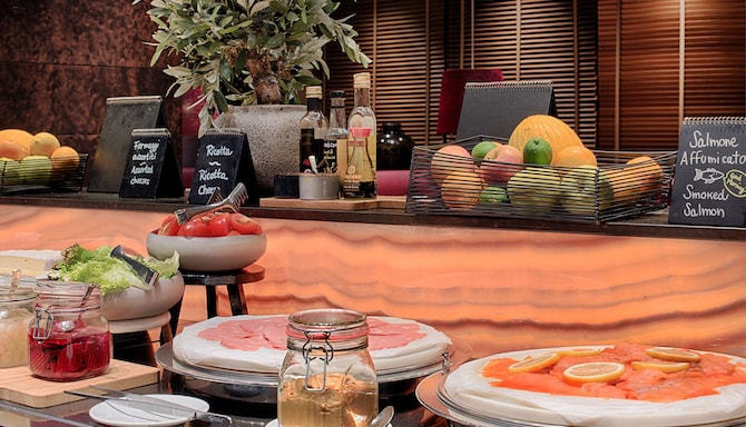 Breakfast in Milan at Radisson Restaurant | Radisson Blu