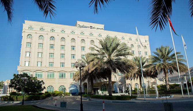 Hotels in Muscat City Centre, Oman | Radisson Blu Hotel Muscat