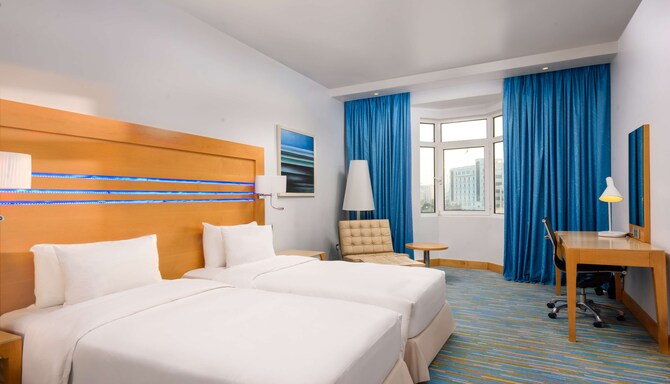 Hotel Rooms & Suites - Radisson Blu, Muscat