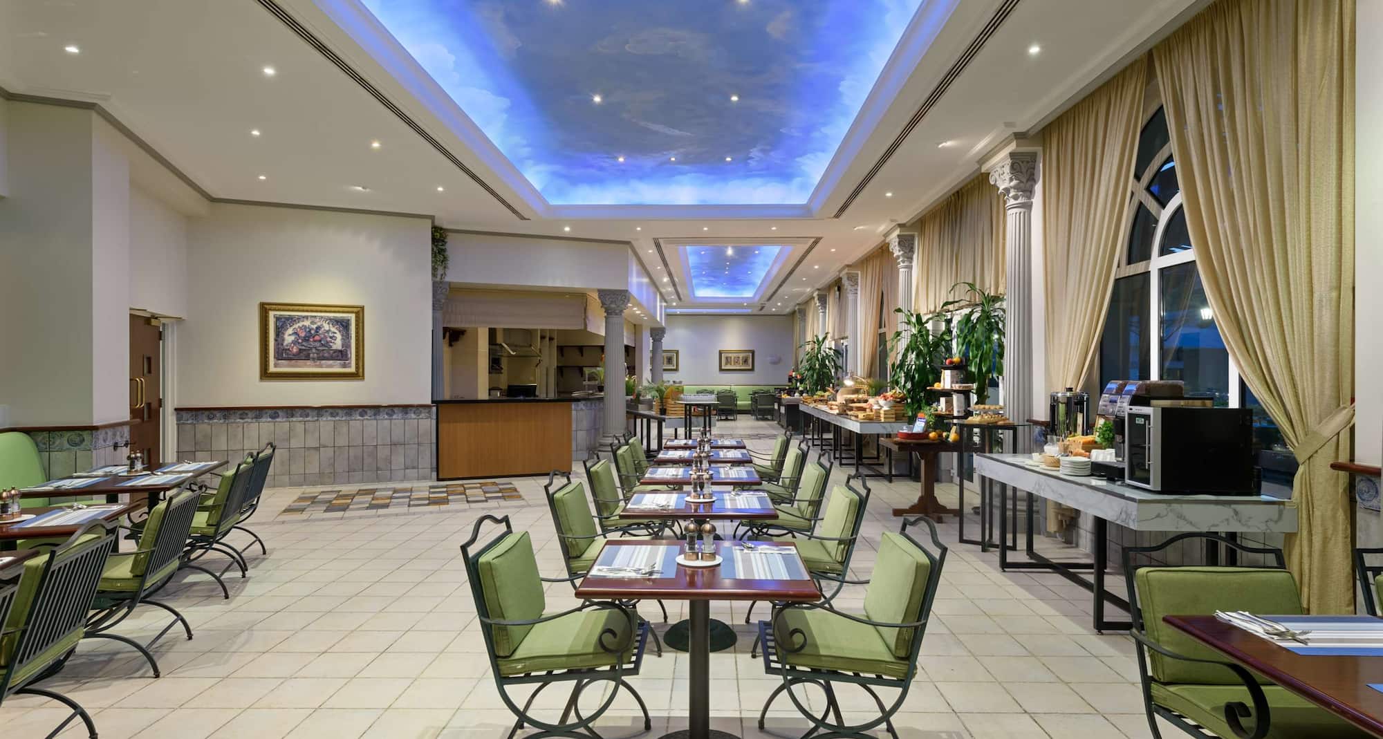 Visit Our Restaurants and Bars in Muscat - Book Today | Radisson Blu