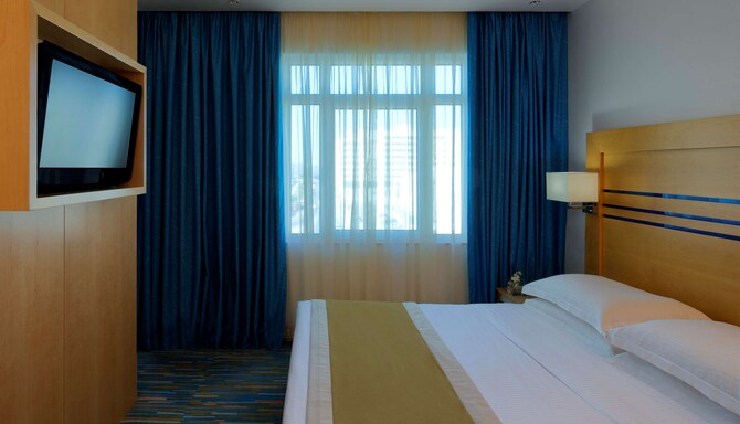 Hotels in Muscat City Centre, Oman | Radisson Blu Hotel Muscat