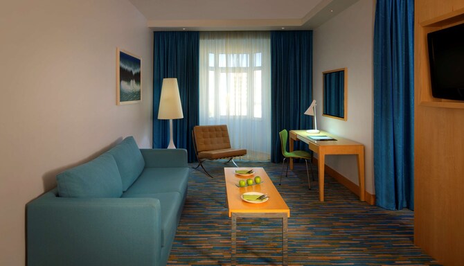 Hotel Rooms & Suites - Radisson Blu, Muscat