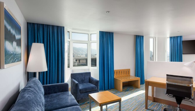 Hotel Rooms & Suites - Radisson Blu, Muscat