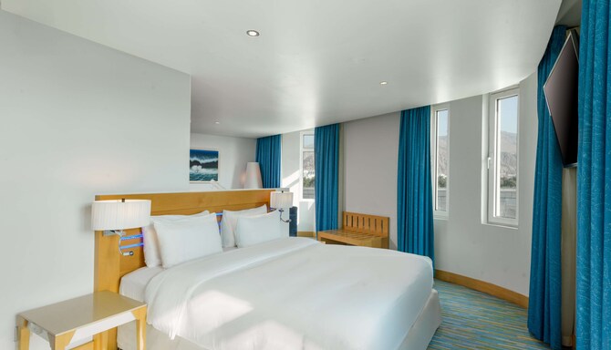 Hotel Rooms & Suites - Radisson Blu, Muscat