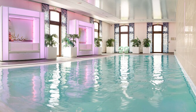 Enjoy our fitness and wellness facilities at Radisson Blu Hotel Paris ...