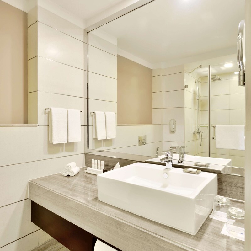 Find Radisson Blu Hotel Rooms in Hinjawadi | Radisson Hotels