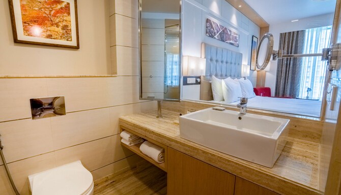 Find Radisson Blu Hotel Rooms in Hinjawadi | Radisson Hotels