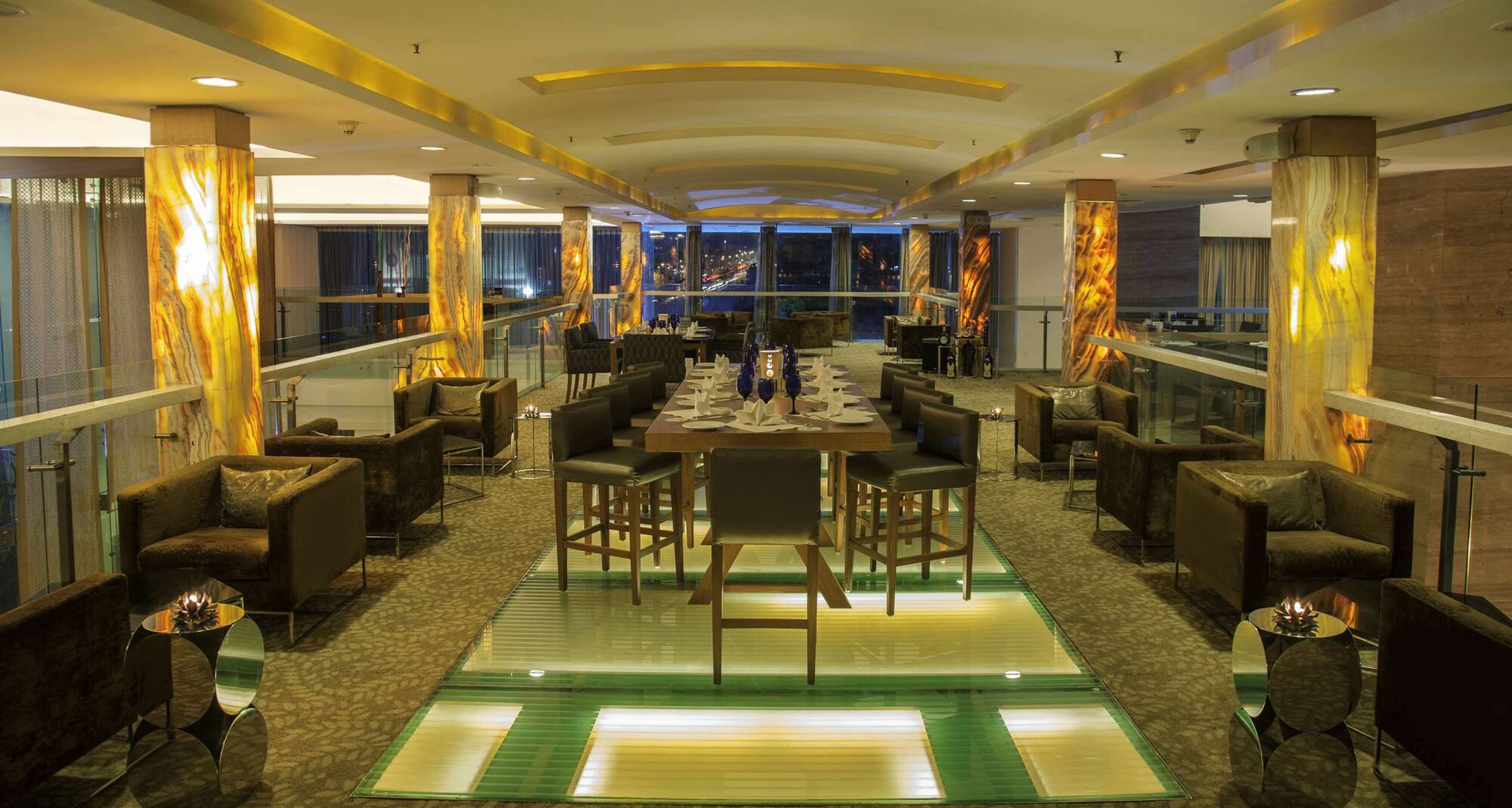 Dine at Radisson Blu Restaurants near Pune Airport | Radisson Hotels