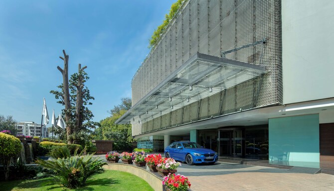 Choose Radisson Blu Hotels near Ranchi Railway Station | Radisson Hotels