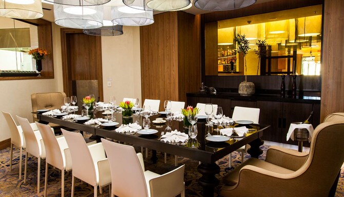 Azul Restaurant in Maputo | Radisson Blu Hotel & Residence