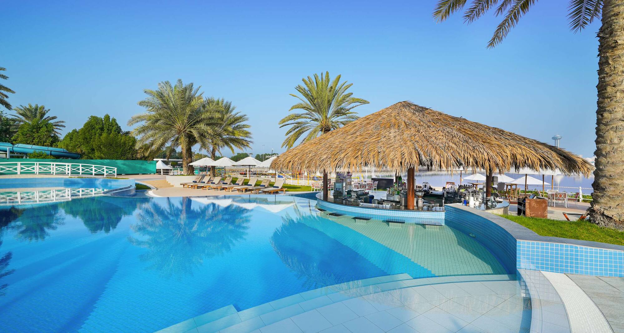 Enjoy refreshing drinks and snacks at our Escape pool bar | Radisson Blu