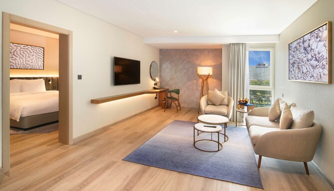 אתר נופש על החוף בקורניש, אבו דאבי | Radisson Blu Hotel & Resort