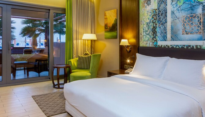 Hotel Rooms & Suites - Radisson Blu Sohar, Al-Zafaran