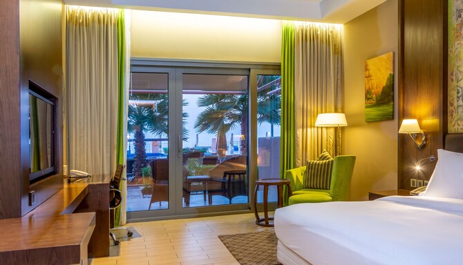 Hotel Rooms & Suites - Radisson Blu Sohar, Al-Zafaran