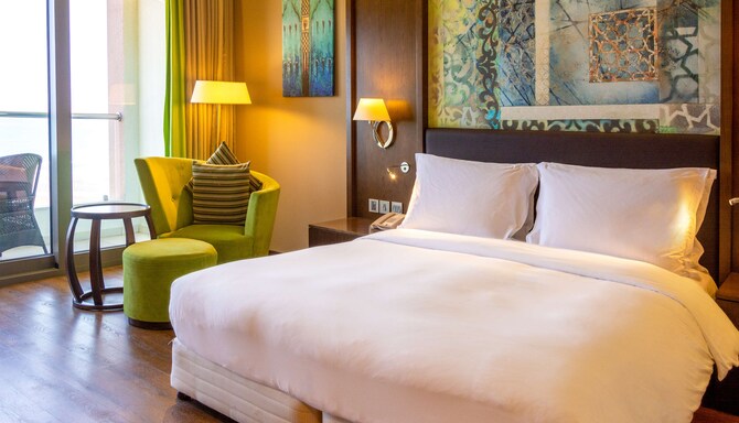 Hotel Rooms & Suites - Radisson Blu Sohar, Al-Zafaran