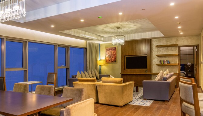 Hotel Rooms & Suites - Radisson Blu Sohar, Al-Zafaran